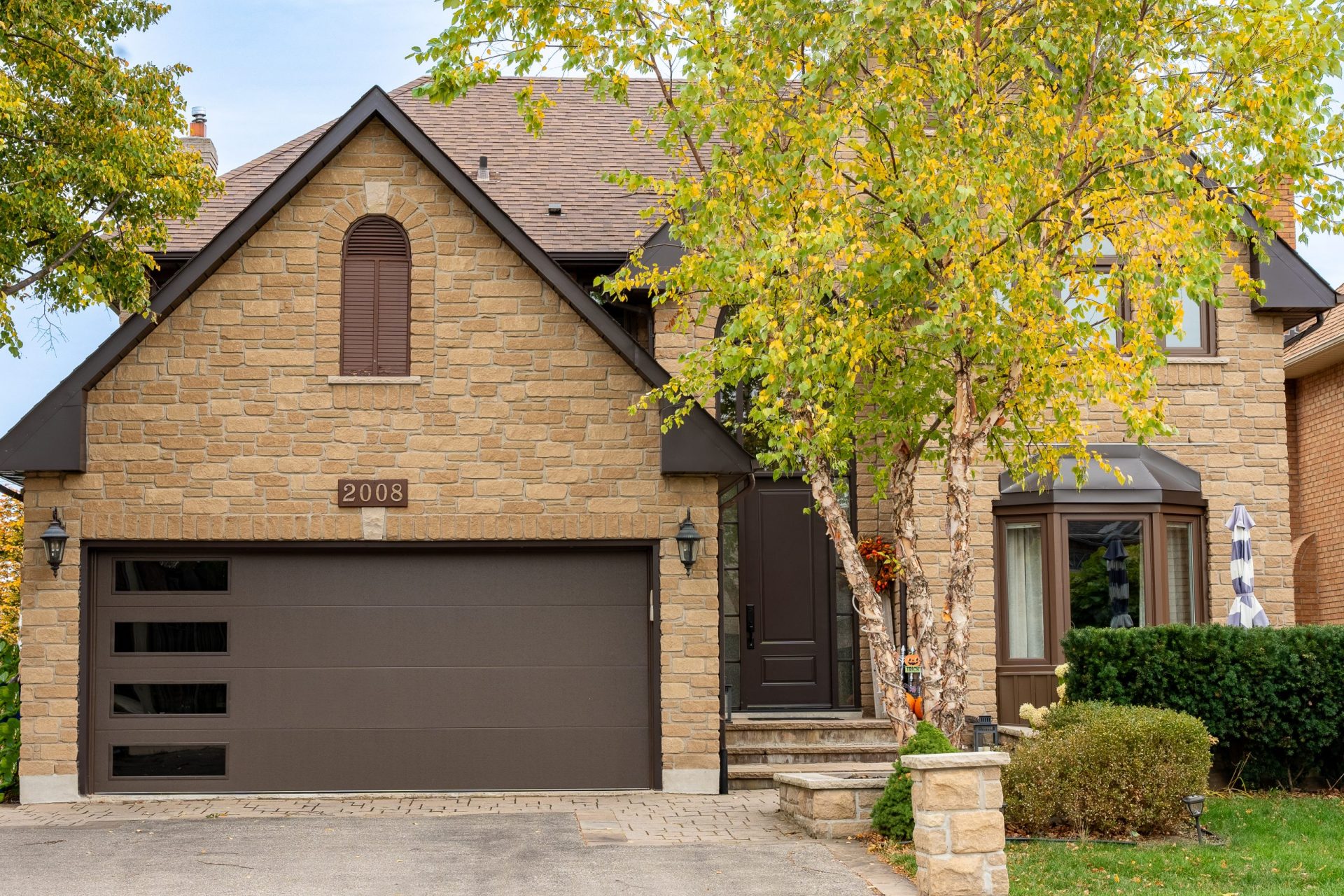 Residential Garage Doors | Largest Overhead Selection in the GTA