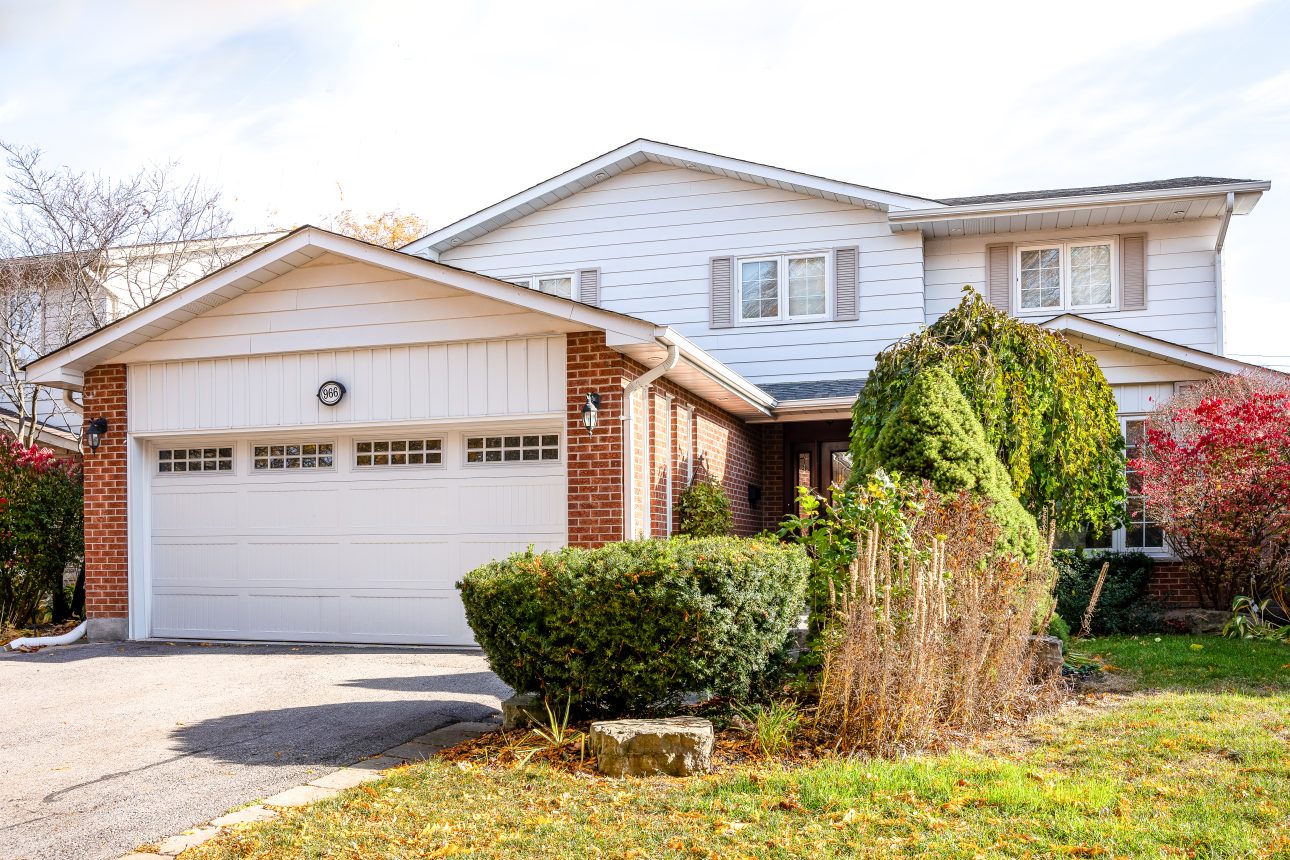 Save BIG on Garage Doors & Openers in Ontario | Dodds Doors